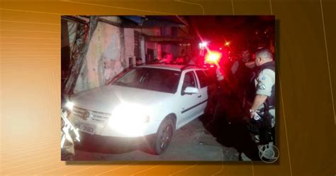 G1 Homem é Morto A Tiros Por Dupla Em Moto Enquanto Dirigia Na