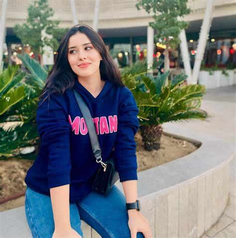 Eya Ben Ayed Lina Benayed • Instagram Photos And Videos