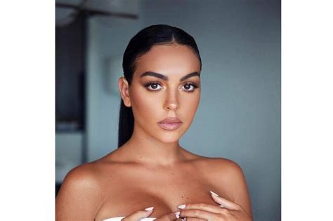 Georgina Rodríguez se hace un tatuaje y este es su emotivo significado Revista Cromos