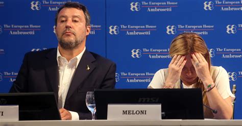 Così Lega e FdI litigano su Facebook per stabilire chi inciucia più