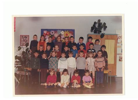 Photo De Classe Classe De Maternelle De 1970 Ecole Paul Langevin