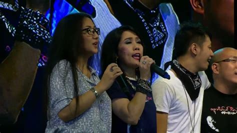 D မွန် နှင့်အဖွဲ့ အမေ့အိမ် [live Music] Youtube