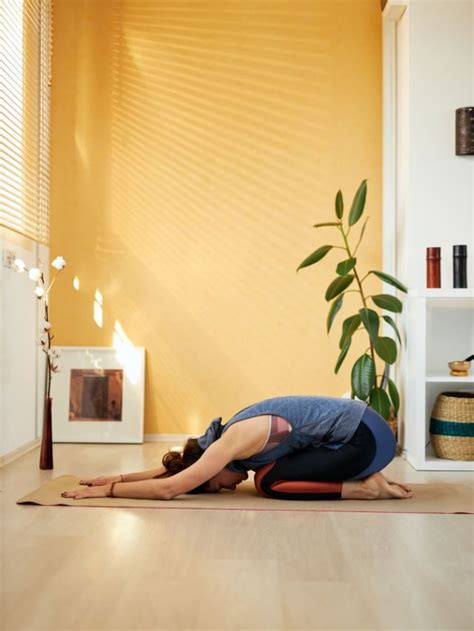 Yoga For Vertigo Try These Yoga Techniques For Vertigo Relief Fitsri