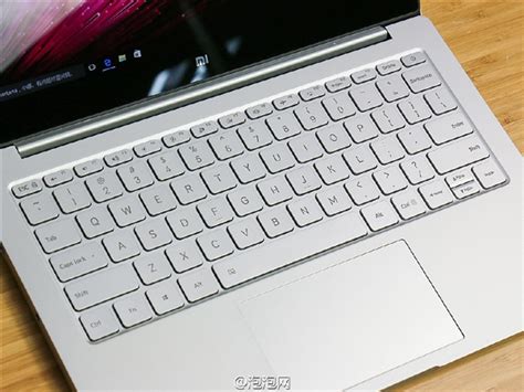 More Pictures Of The Xiaomi Mi Notebook Air In Action Thin Elegant Gizmochina