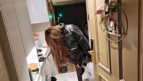 家花不如野花香，江南第一深情童锦程夜闯女闺蜜房间，收获满满嘉宾面具事情