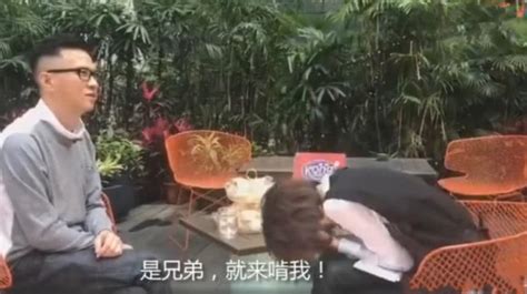 “渣渣辉”与“贪玩蓝月”同上热搜 这个代言费花的值