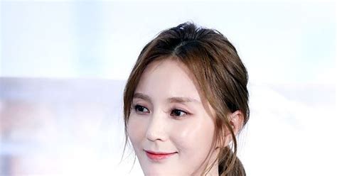 기상캐스터 출신 방송인 안혜경 깜짝 결혼 소식 전했다 남자친구 정체
