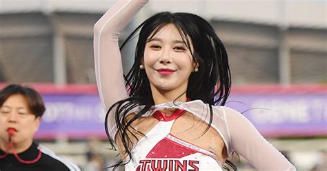 St포토 치어리더 원민주 신나는 응원