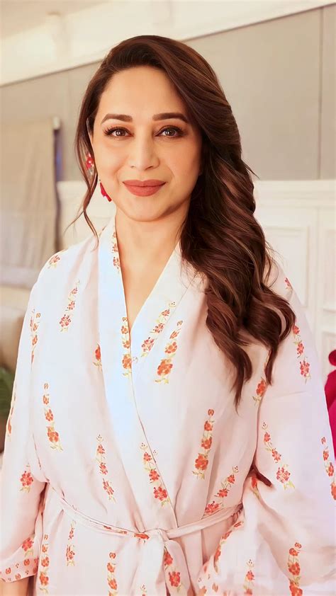 Simply Awesome 😍 R Madhuridixit