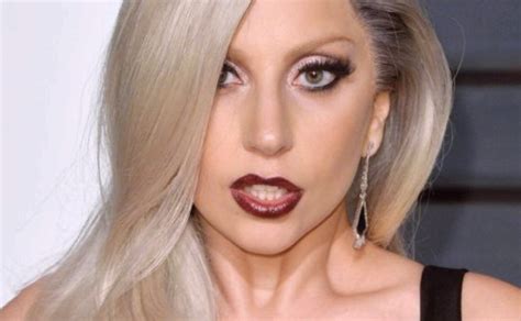 Lady Gaga эсэргүүцлээ илэрхийллээ
