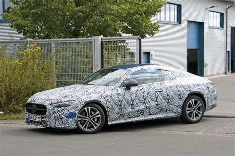 Mercedes Puts A Fixed Roof Over The Cles Head Will Replace The C And