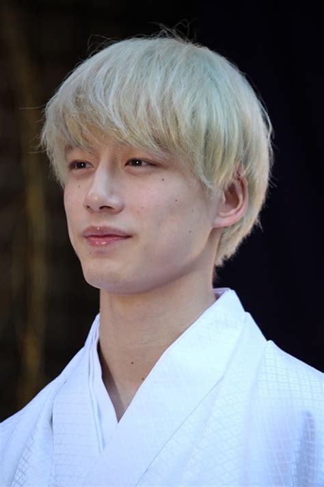 坂口健太郎の髪型を紹介！ショートのセット法も解説！ 男の髪型特集