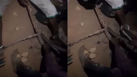 فيديو سجين سوداني يحاول فك قيوده بعد هروبه من سجن كوبر