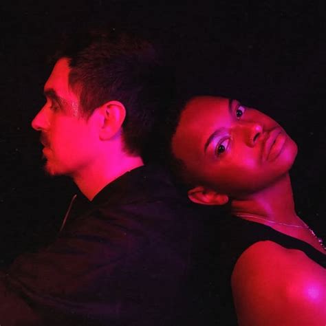 Sun Centauri Suncentauri • Threads Say More