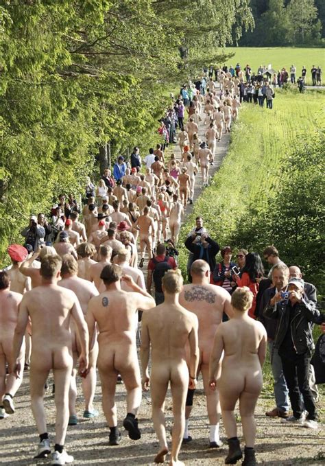 Butts R Nakedgroupofpeople