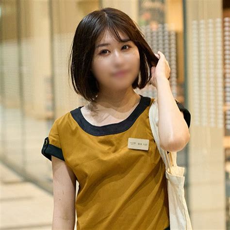 Gcolle 【す み かん】ホテルで働くスレンダーでセクシーな女の子をす み ざい入りのお香でねむらせてヤってみた【個撮