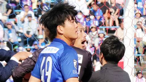 いわきサポーターと甲府選手が一触即発後半の接触プレー巡り スポーツ報知