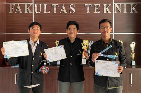 Tim Tron Bot Itera Raih Juara Lomba Robot Line Follower Itera