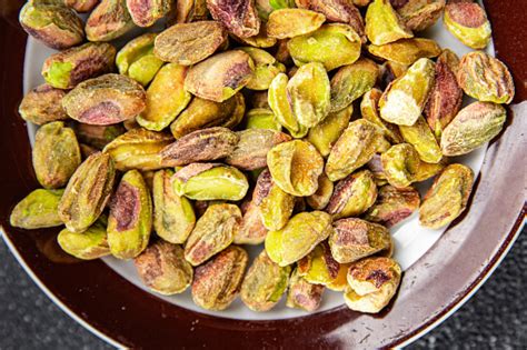 피스타치오 껍질을 벗긴 견과류 건강한 식생활 요리 전채 식사 음식 스낵 테이블 위의 스낵 복사 공간 음식 배경 소박한 평면도 0명에 대한 스톡 사진 및 기타 이미지 Istock