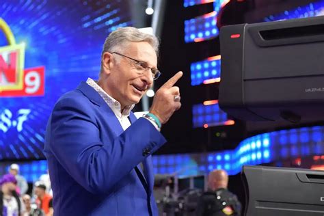 Ascolti TV Martedì 3 Settembre 2024 Affari Tuoi cala ma rimane sopra