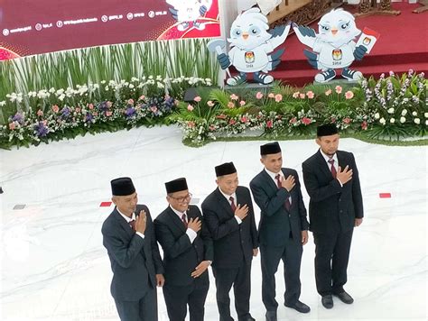 Resmi Dilantik Lima Anggota KPU Riau Untuk Periode 2024 2029 Laman Riau