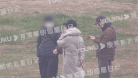 好事将近？周迅带小13岁男友卓越回老家见父母