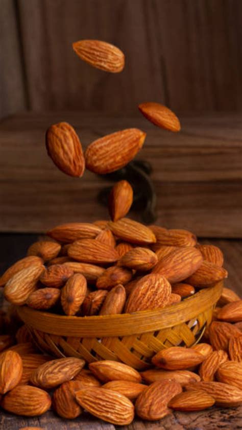 10 Benefits Of Having Soaked Almonds Century Life Style