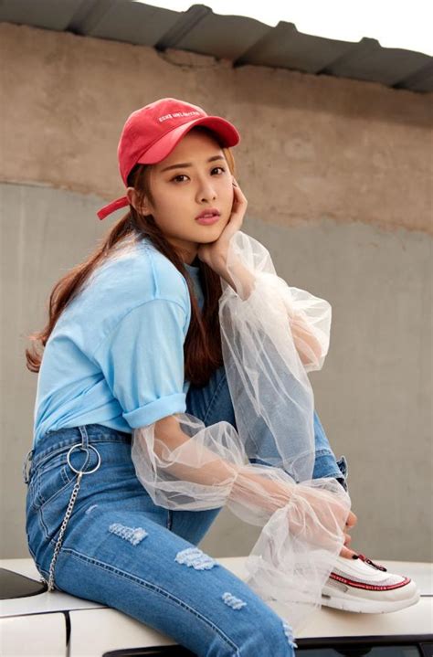 賴雨濛最新時尚寫真曝光 甜美率性大展「少女力」 每日頭條