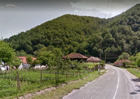 Поставиха паметна плоча в чест на бащата на Чочо Владовски