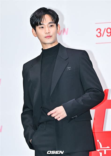 단독 김수현·김새론 2019년부터 교제 미성년자no사실무근 번복 이유종합 Osen
