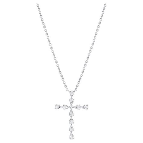18 Karat White Gold Cross Diamond Pendant 0 18 Total Diamond Weight For