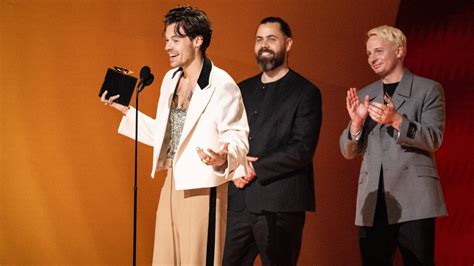 Music Fans Are Taking Issue With Harry Styles Grammys Acceptance