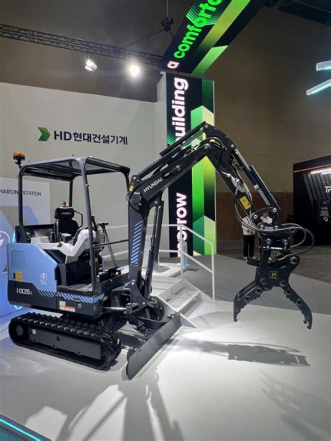 르포 친환경 원격조종 그리고 무인화한국국제건설기계전 가보니 이투데이