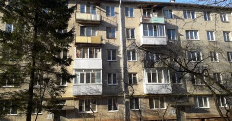 В Смоленске 17 летняя девушка выпала из окна 4 этажа — «