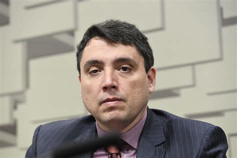 Petrobras Petr4 Presidente Do Conselho é Reconduzido