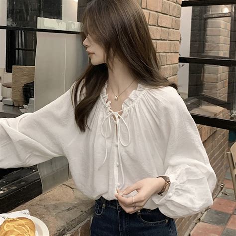까모 가을신상가을블라우스 화이트 프릴넥 리본블라우스 긴팔 루즈핏 러블리 여성스러운 콩단추 여리핏 셔츠블라우스 데이트룩셔츠룩소개팅룩직장인20데일리룩여자옷블랙