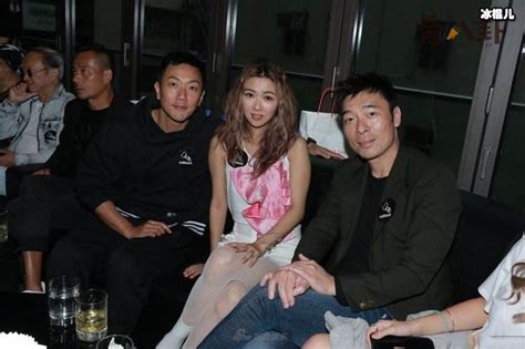 周柏豪洗米华关系匪浅二人被曝居然是父子 明星 冰棍儿网