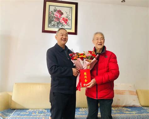 春节前夕校领导走访慰问离退休老同志 江西农业大学