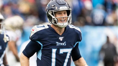 Titans Qb Ryan Tannehill Preparing To Play In First Playoff Game On