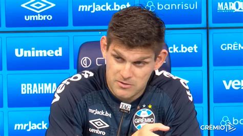 Clube argentino fala em grande avanço para contratar Kannemann