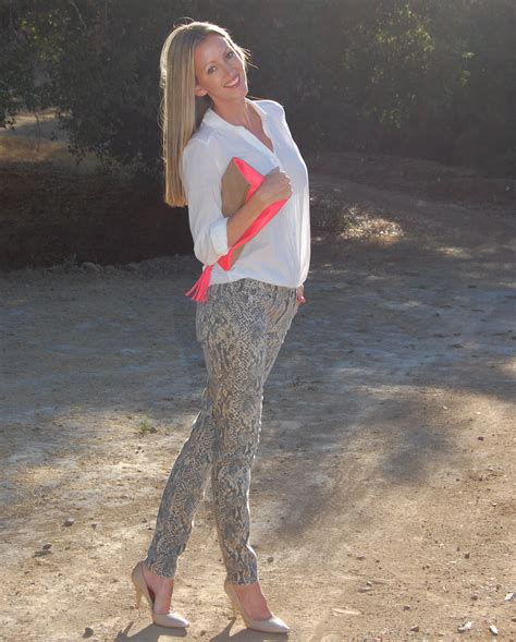 The Stylish Housewife Blog Archive Ootd Python Print The Stylish