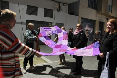 Rota De Bruces Ante El Machismo En Una Marcha Con El Recuerdo Y