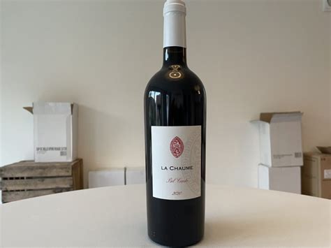 Le plus méridional des Fiefs Vendéens en rouge rubis Il est de stock