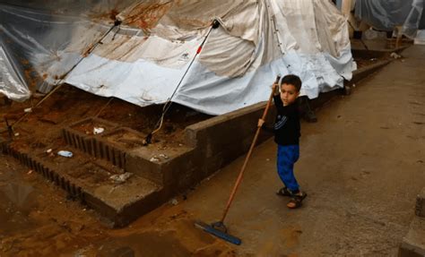 Diseases Spread In Gaza Amid Water And Sewage Crisis Cholera Feared