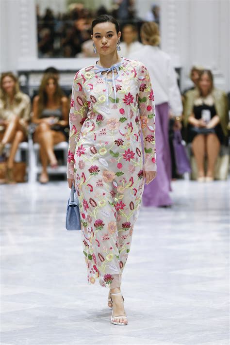 Dennis Basso Rtw Spring 2023 Photos