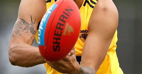 Veteran Hawk Shaun Burgoyne Not Looking Beyond 2017