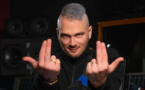 Jul célèbre 10 ans de musique avec Décennie et dévoile la tracklist