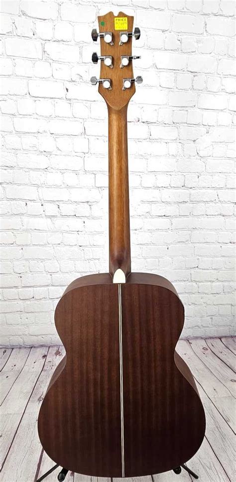 Mitchell Terra Series T233e Mahogany Auditorium Acoustic Electric