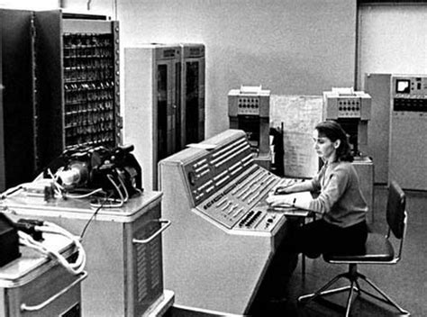 Old Photos Of The First Generation Of Computers