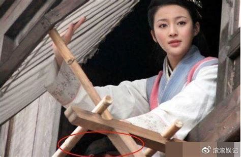 “忽悠了我们多少年”的8张穿帮镜头，网友：导演，你可长点心吧穿帮导演镜头新浪新闻